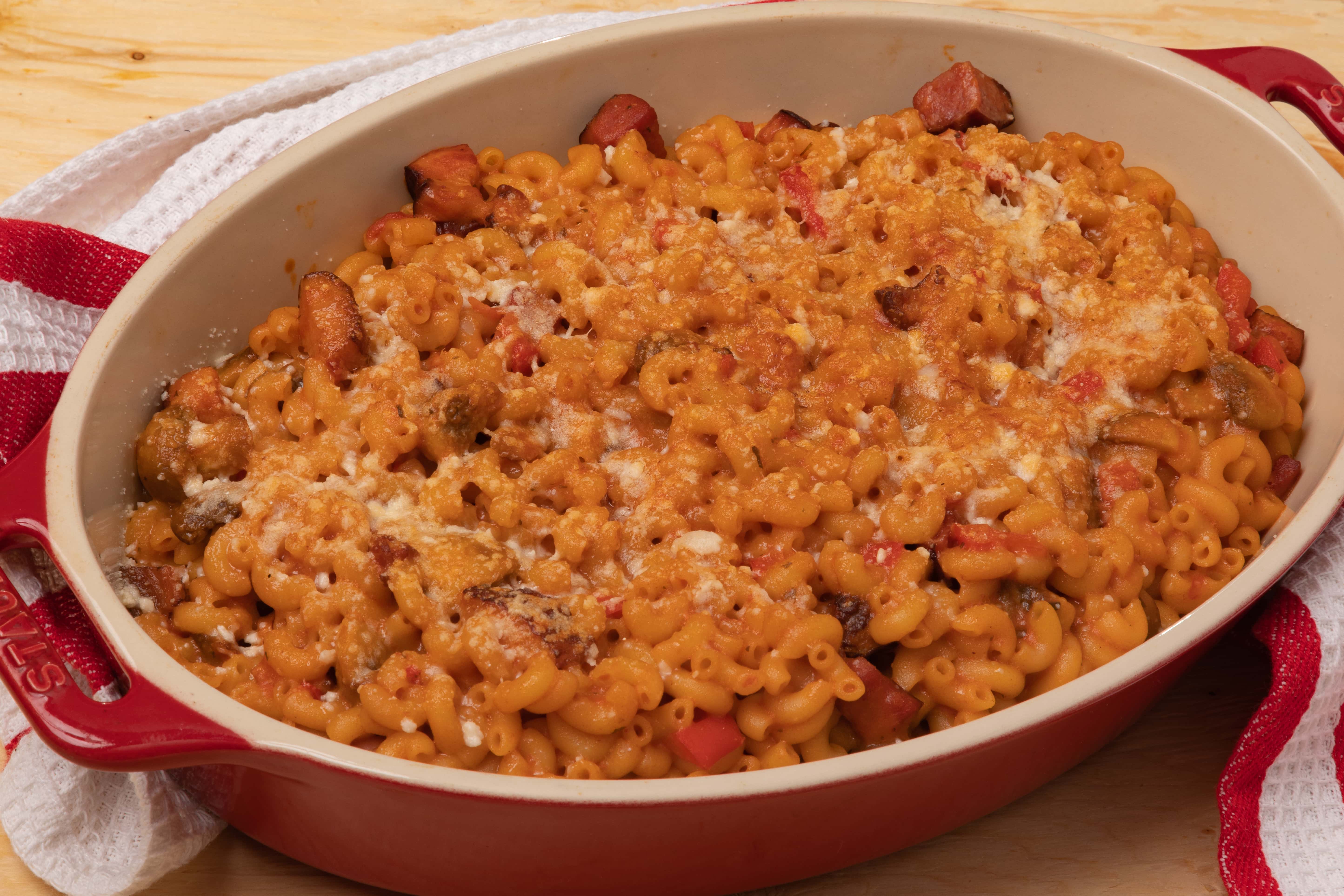 Macaroni with cream of smoked bacon - Bioitalia